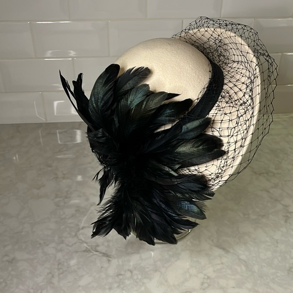 made in USA | Accessories | Impressive Vintage Winter White Felt Fedora ...